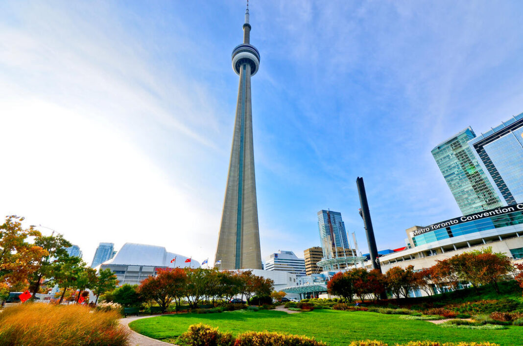The CN Tower, A Symbol Of Toronto. Interesting facts to know - toronto ...